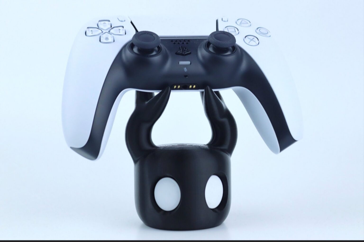 Black Hollow Knight Controller Stand for Xbox & Playstation ...