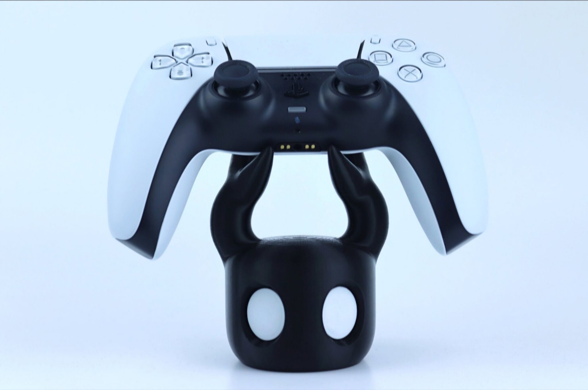 Black Hollow Knight Controller Stand for Xbox & Playstation ...