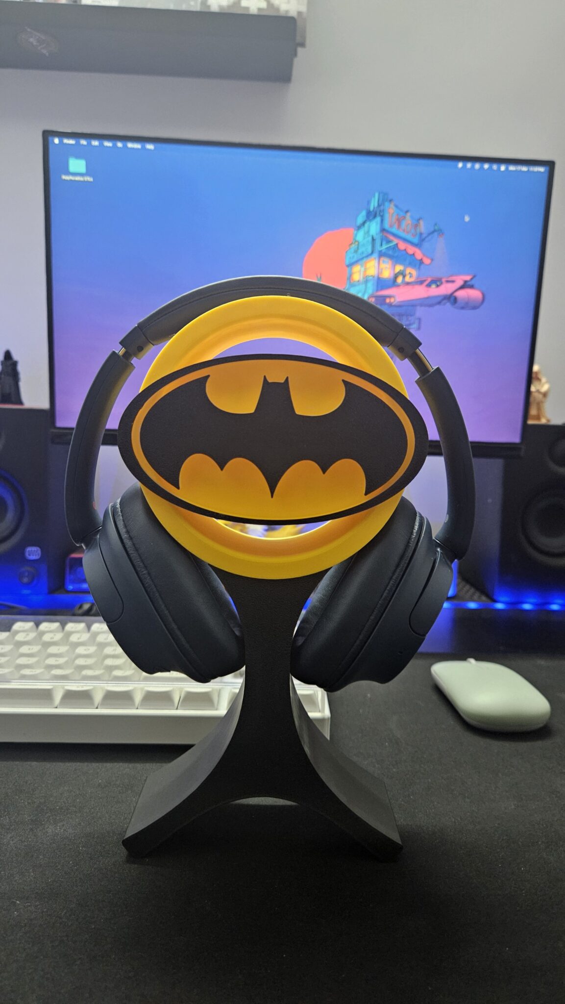 Batman Retro Headphone Stand – PolyParadise.in